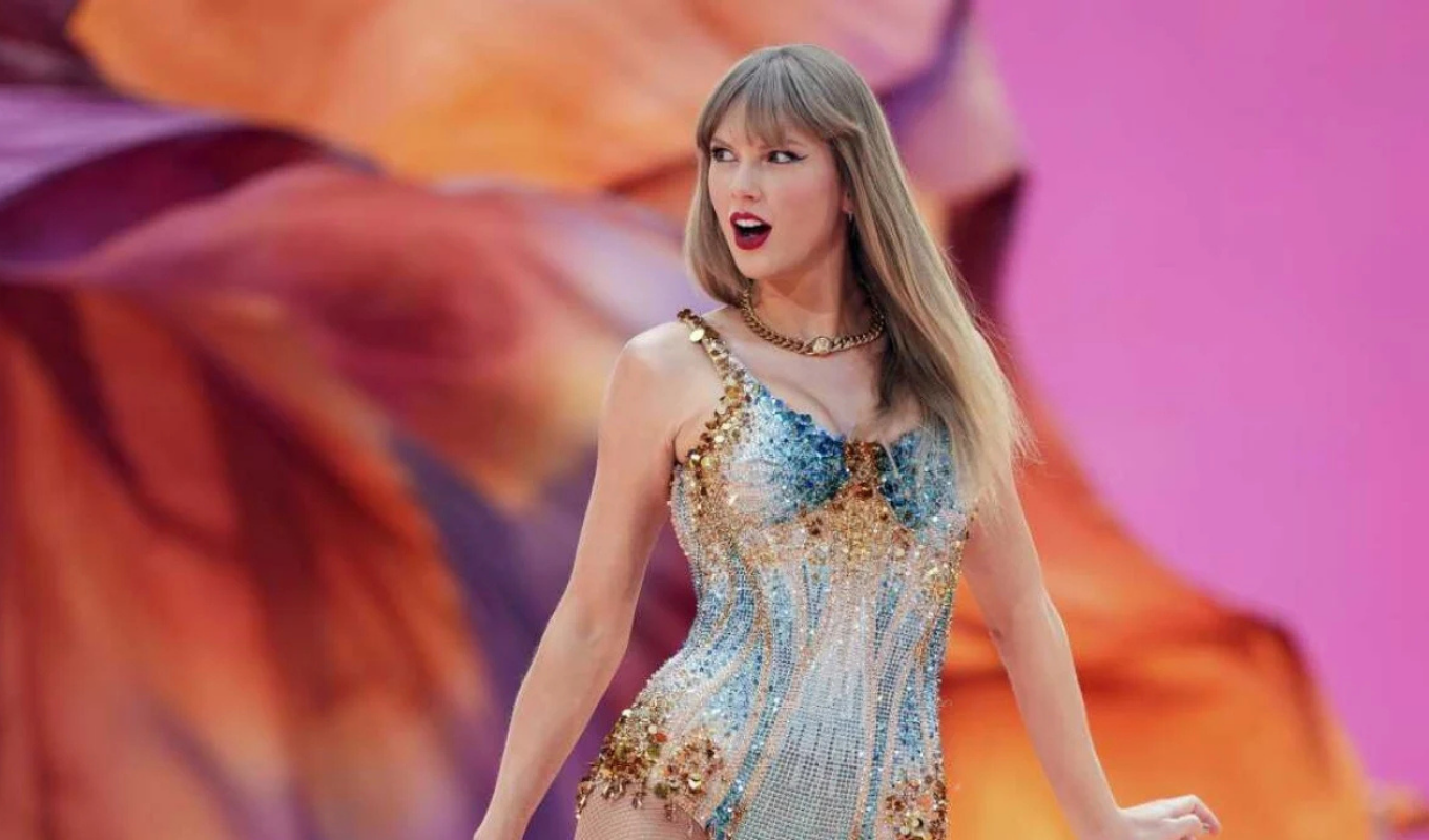 Taylor Swift’s Top-Secret Christmas Music Video Shoot In The UK - Music ...